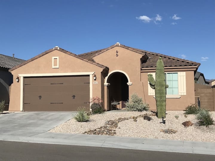 Well Appointed Home Gated Community - Marana, AZ