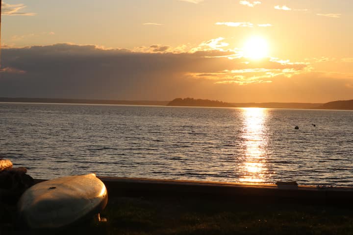 Beach Walks And Talks! Utsalady! Fenced Patio. - Camano Island, WA