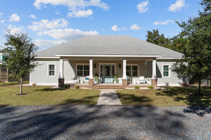 Southport-hart Of The Sea! Spacious W/ Pool! - Southport, NC