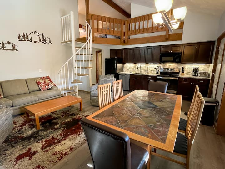 Great Place To Stay For Winter, Slps 12 - Boyne City, MI