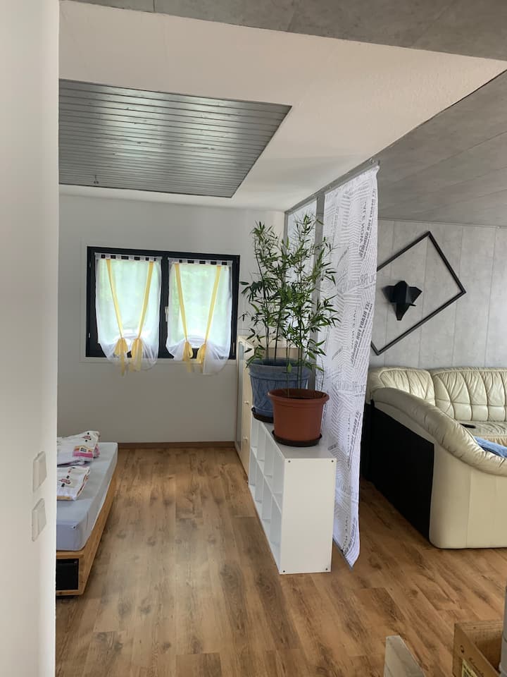 Wohnung Mit Veranda - Für Ruhe Und Konzentration - Guggenberg