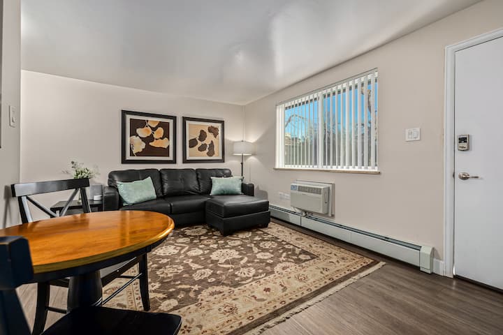 Sunlit Apartment On Tree Lined Street! Ix - Denver, CO