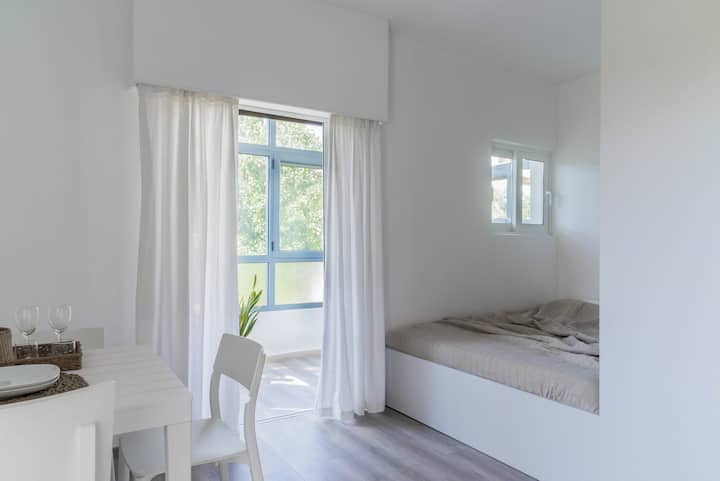 Minimal Studio In The Heart Of Athens Riviera - Каливия-Торику