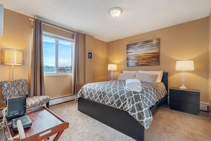 Close To 17th Ave! Spacious & Quiet - Bl264620 - Calgary