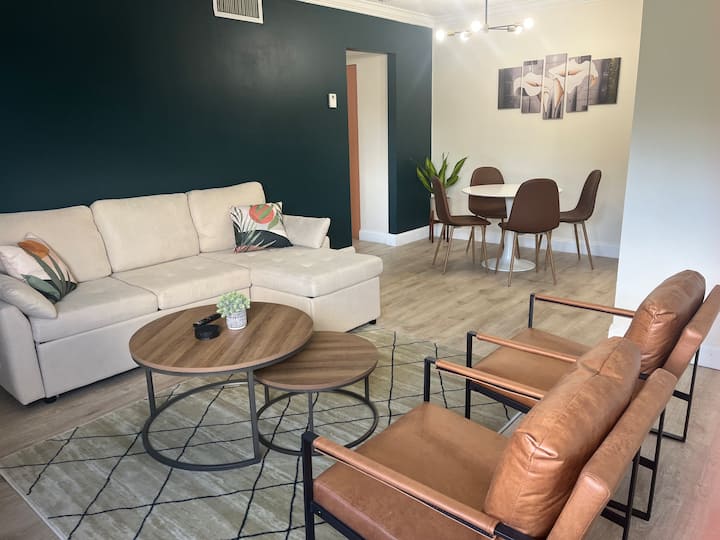 Hidden Gem - Hollywood, FL