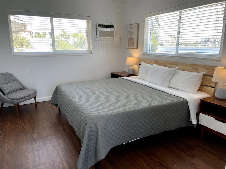 Surf N Sand Water View Studio Apartment 17 - Clearwater Beach, FL