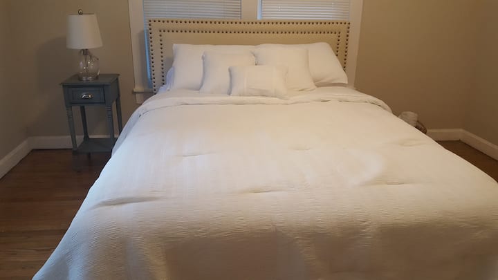 Private Central Bedroom 101 - Greer, SC