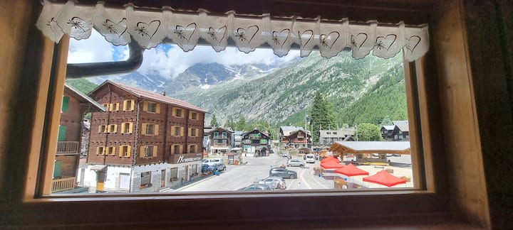 Grenier Dans La Place Du Village - Alagna Valsesia