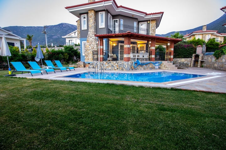 Fethiye ÖLüdeniz'de 3 Yatak Odalı Müstakil Villa - Ölüdeniz