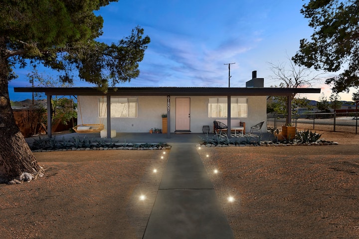 Hilltop Hideaway, A Joshua Tree Retreat - California