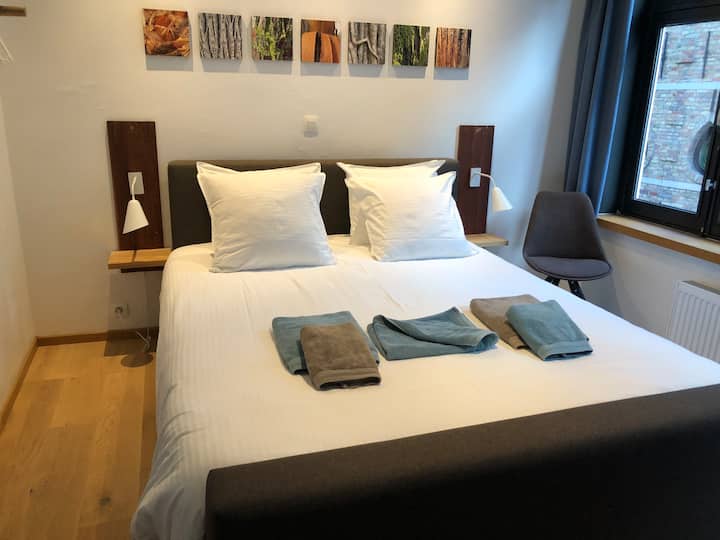 Room With Private Bathroom In The Center Of Bruges - Bruges