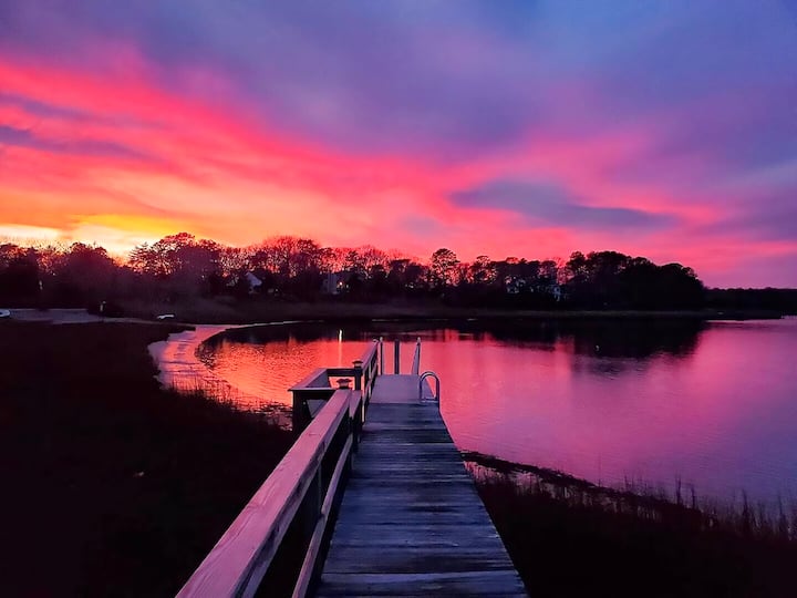 2 Bedroom Hamptons Waterfront Cottage Rental - Palmer Vineyards, Riverhead