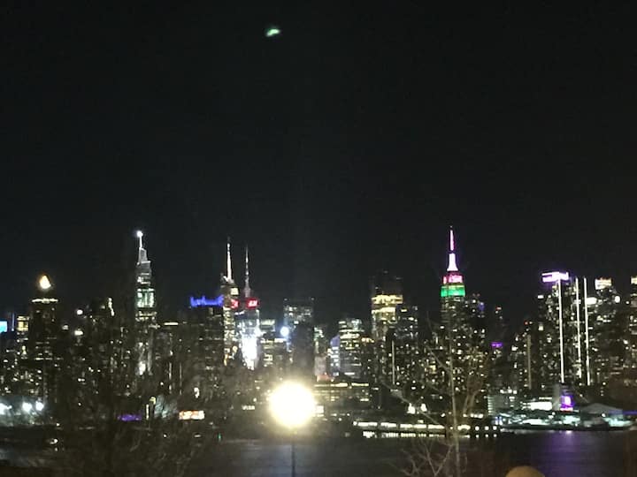Awesome Nyc & Water Views 3bdrm Apt 15 Min To Nyc - Weehawken, NJ
