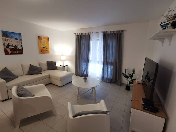 Cozy Three Bedroom Apartment - W/ Parking - Praia da Rocha