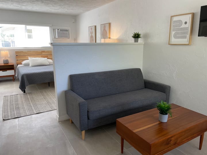 Surf N Sand Studio Apartment By The Water 15 - Clearwater Beach, FL
