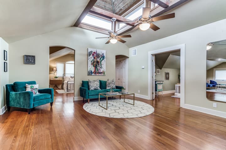 Le Bleu House In Boerne, Texas - Boerne, TX
