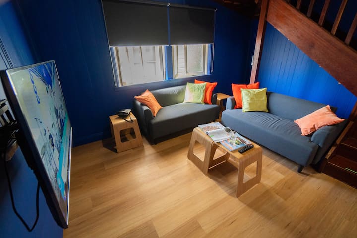 Chi11-on-the-hill - The Double Attic - Newstead