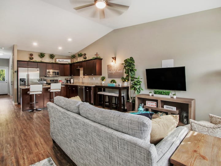 Centrally Located Gem Near College Hill - Wichita