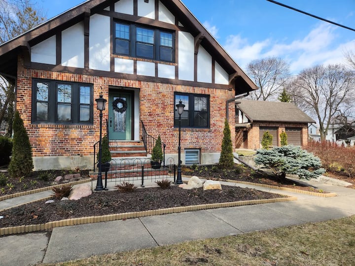 Stylish Historic Home · Walk To Park & Downtown - Watkins Glen, NY