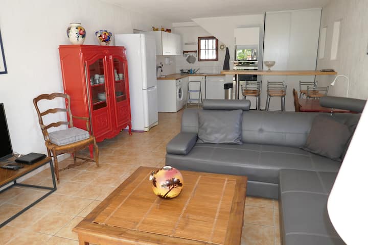 Appartement Climatisé,terrasse, à 350m De La Plage - Saint-Cyr-sur-Mer