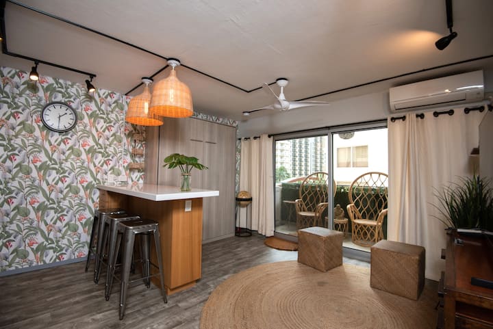 Tropical Shangri-la In Waikiki •1 Block From Beach - Honolulu, HI