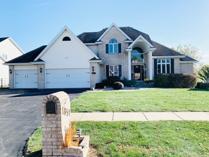 La Casita! Private Lower Level Suite In Home. - Freeport, IL