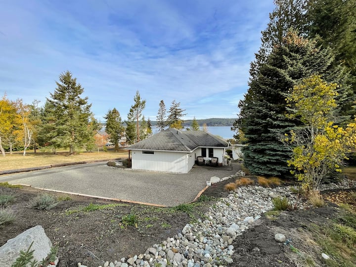 Cottage On The Bay- Beach, Dock, Kayaks - Sequim, WA
