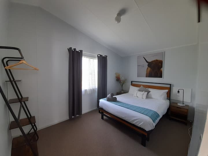 2 Bedroom Chalet In Lovely Bush Park By The River - Albany