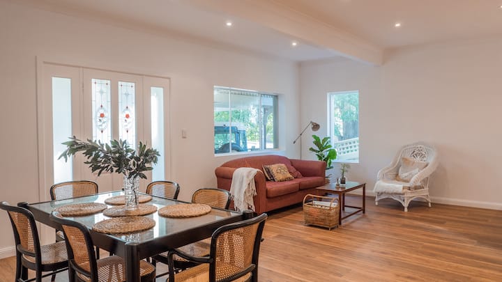 Sunny Home In Jannali With Home Office - Sydney