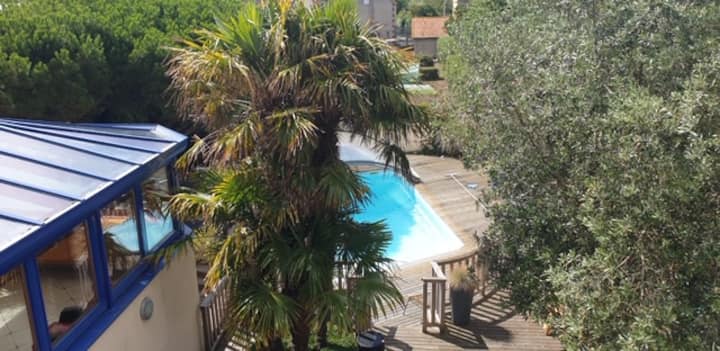 Chambre Dans Villa Avec Piscine Chauffée - Courseulles-sur-Mer
