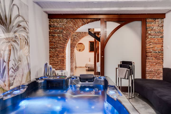 Jacuzzi & Wellness,  90m2, 1 Chambre - Toulouse