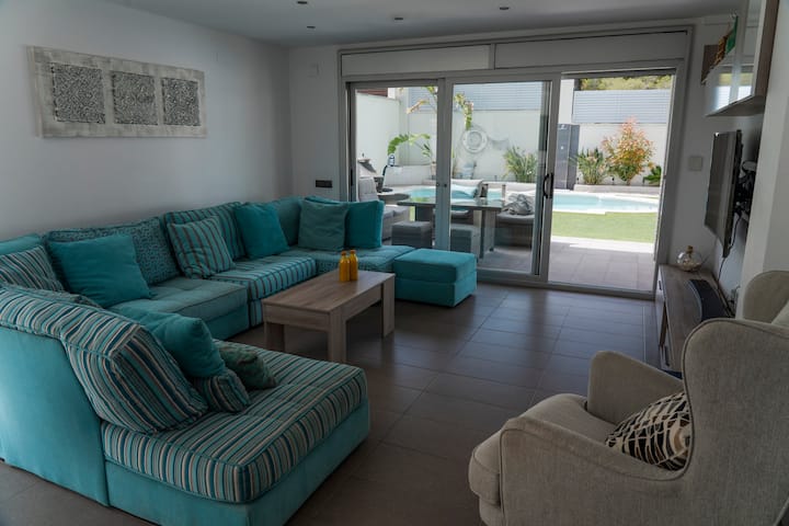Luxurious Villa With Pool & Views Near Sitges - Vilanova i la Geltrú