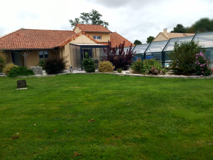Villa à La Campagne Avec Piscine Privée Chauffée - Bernay