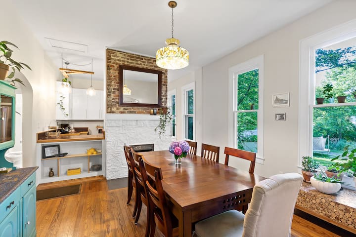 Custom & Cozy Craftsman Style Home - Chattanooga, TN