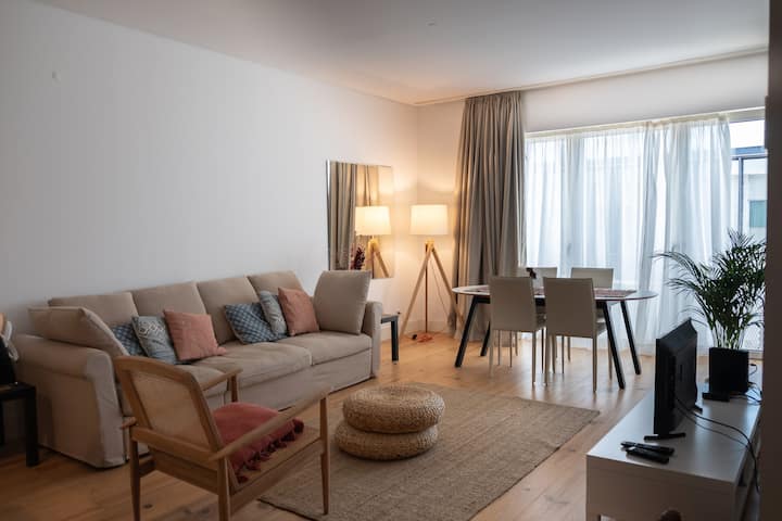 Modern Riverside Apartment - Central & Quiet - Lisboa