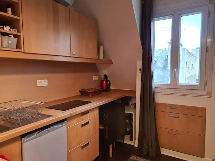 Petit Studio Tout Confort Au Canal Saint-martin - Paris