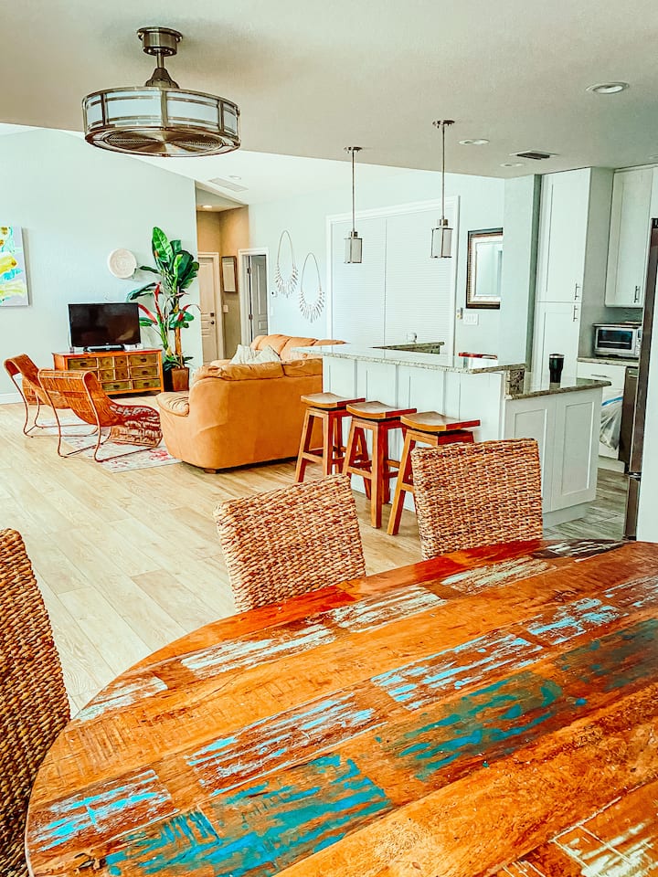 Beautiful Home / Neighborhood, Walking Friendly - St. Petersburg, FL
