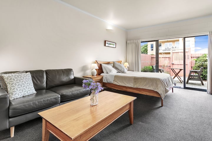 Captain's At The Bay | Queen Room | 50m To Beach - Apollo Bay