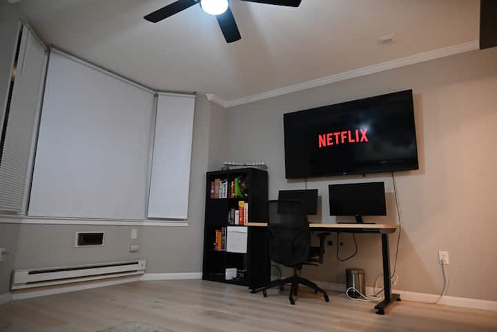 Waterfront Penthouse Studio | Safe & Stylish - San Francisco, CA