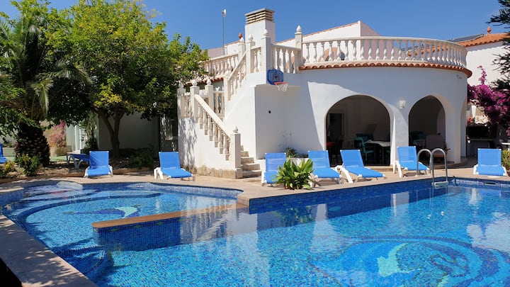 8 Hab., 4 Baños, A/c, 2 Piscinas, Jacuzzi, Bbq - L'Ametlla de Mar