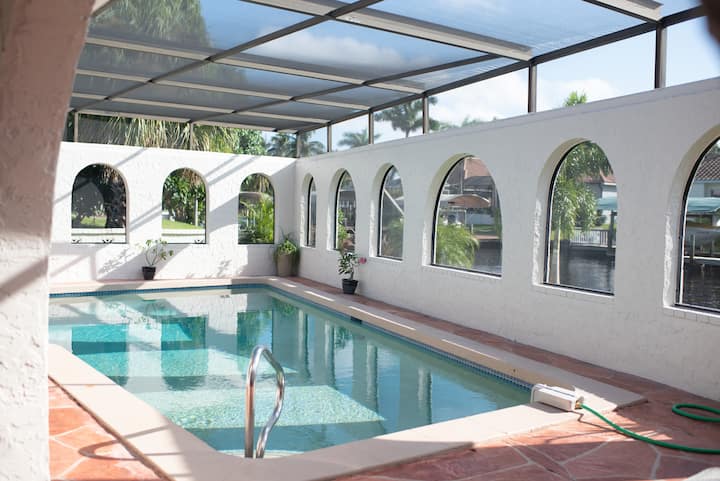 Waterfront Luxury 4 Bed 4 Bath With Large Heated Pool & Dock - Cape Coral, FL