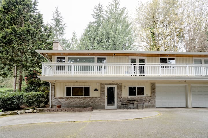 Guest Suite In A Forested Retreat, Near Microsoft - Bellevue, WA