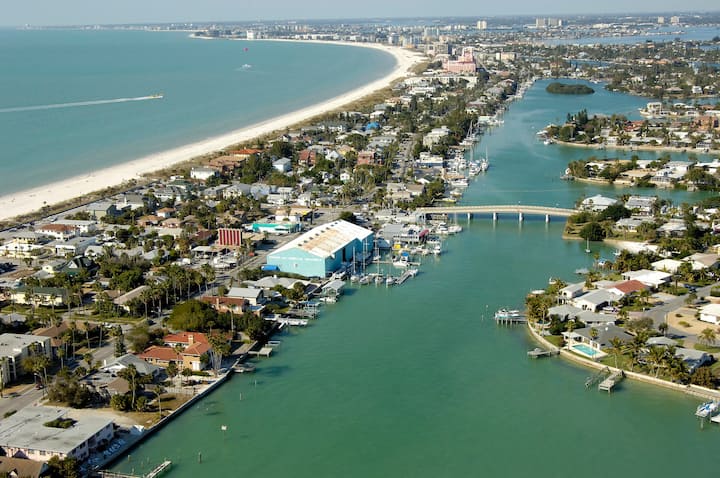 Directly Across The Street From The Beach ! - St. Pete Beach, FL