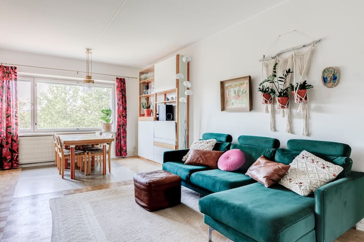 Cozy And Spacious 5 Roomer Near Metro, Good W Kids - Helsinki