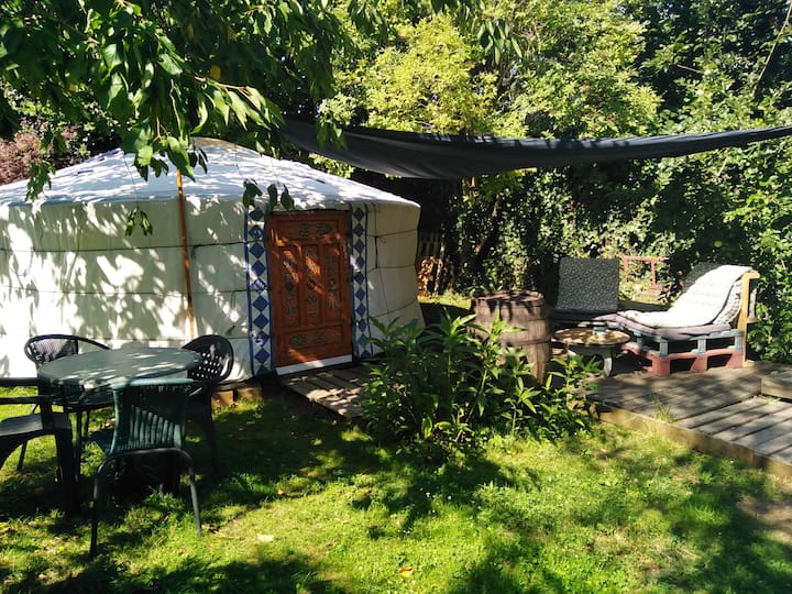 La Yourte Mongole Tempérée Du Jardin Caché - Marmande