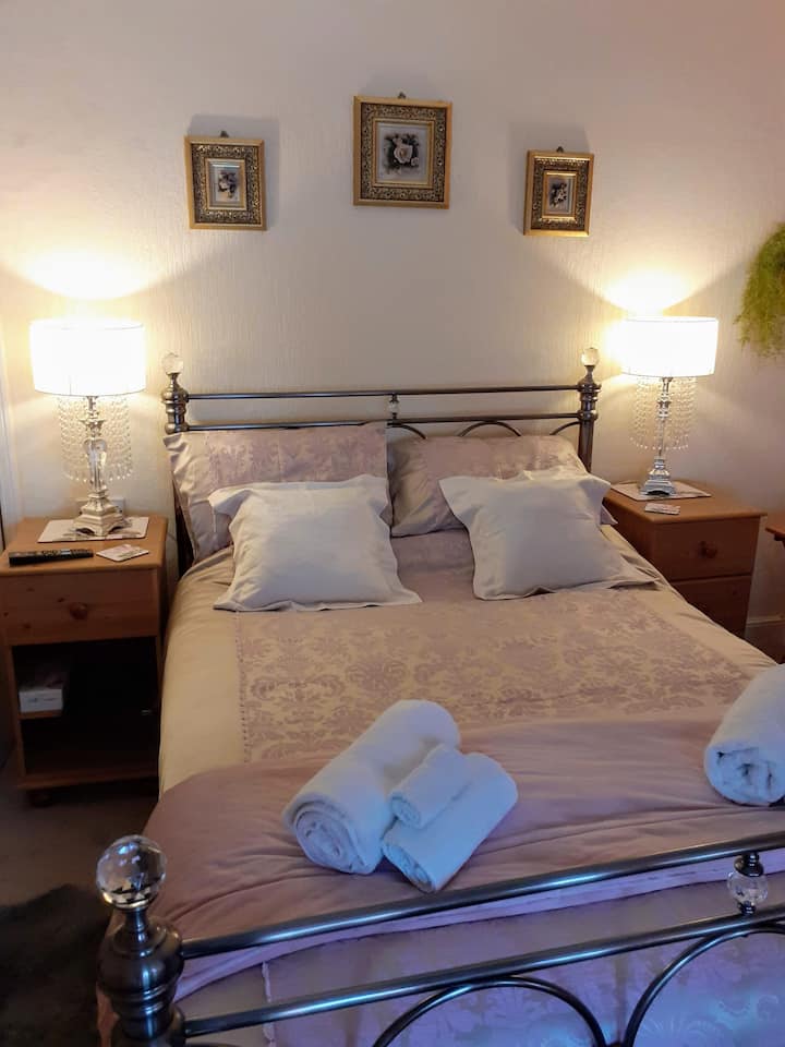 Room 3 Holly & Ivy Great For All Attractions - Bridlington