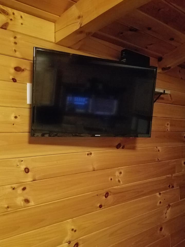 Sunset Cabin - Geneva, OH