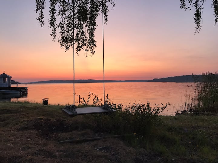 Solbackens Guesthouse With Sauna By The Lake - Karlstad