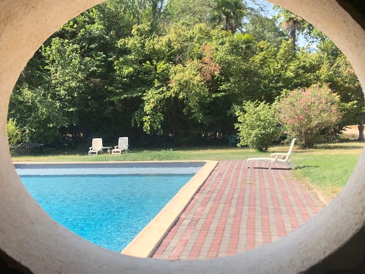 Gîte Superbe Folie D'architecte Spacieux - Aude