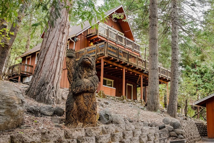 Cedar Retreat - Hot Tub, K9, Sauna, King Bed, Lake - Arnold, CA